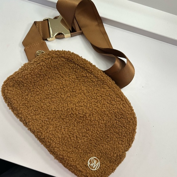 Steve Madden | Bags | Steve Madden Fluffy Beltcrossbody Bag | Poshmark